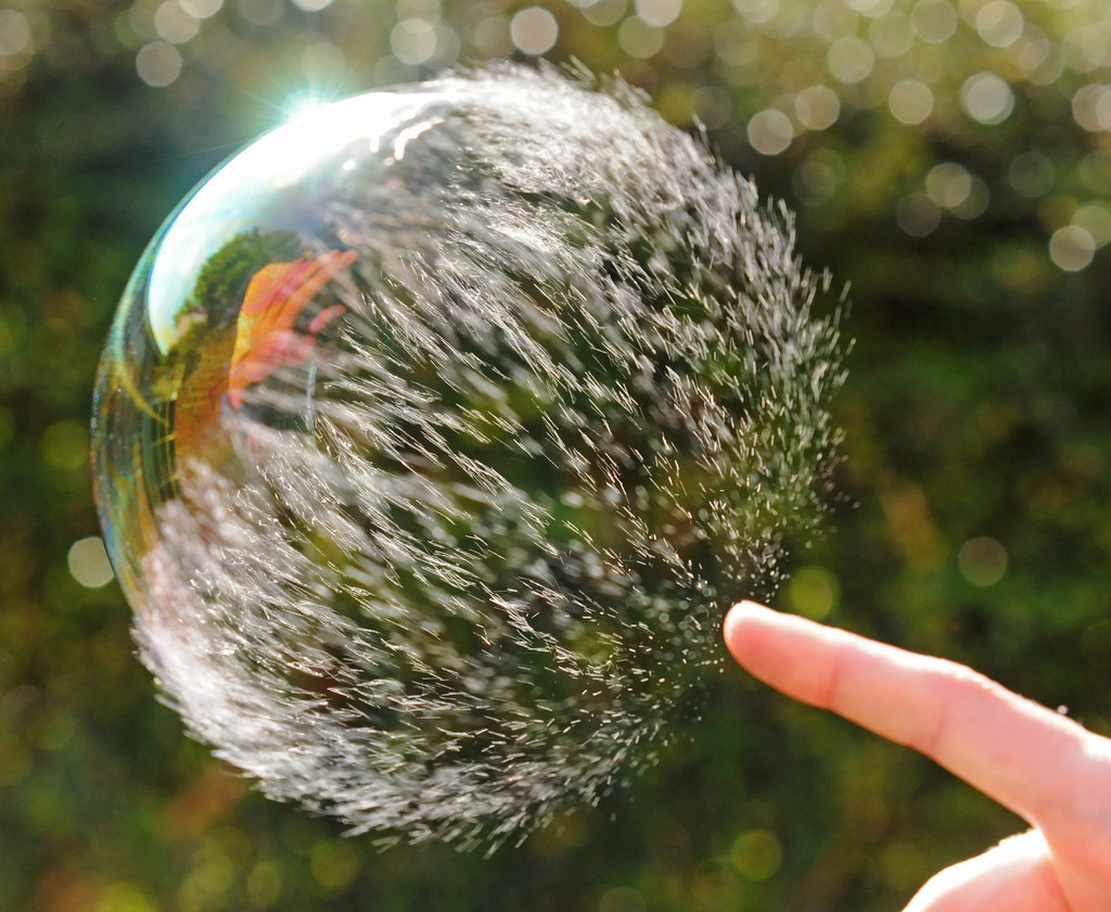 Eclater une bulle avec son doigt